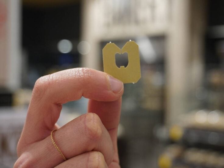 Coles trials cardboard replacement to plastic bread tags